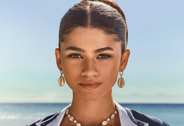 Top 20 Hottest Female Singers in the World 2022 - The Day Made